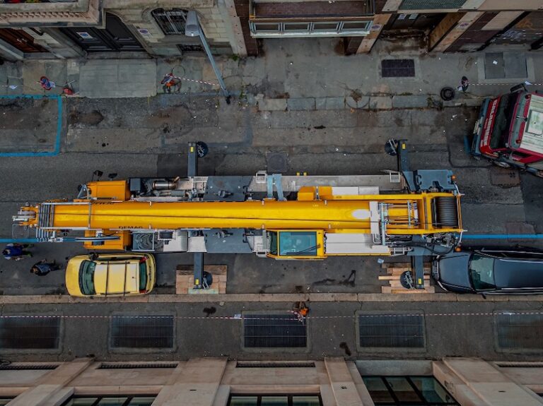 Demag AC 160-5 proves in tight spaces of Turin - Move It Magazine