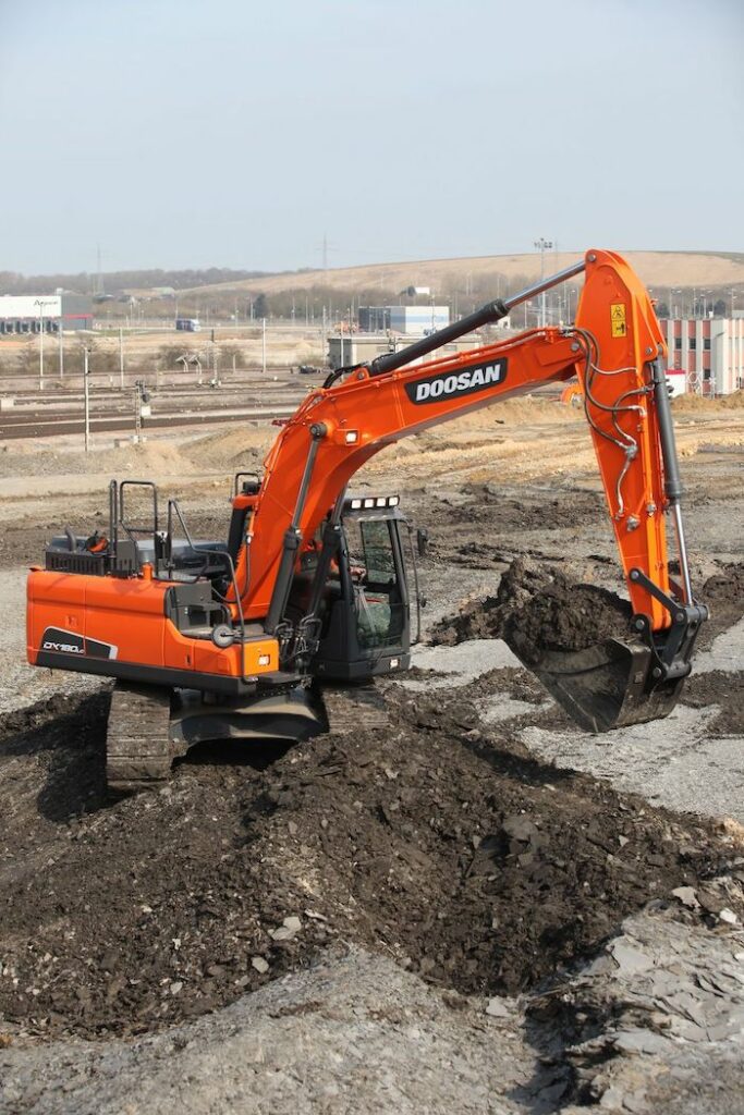 Doosan boosts dealer network in France - Move It Magazine