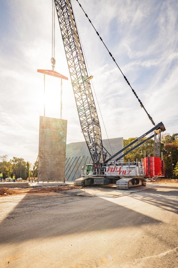 Initial Deployment of LR 1400 SX Crane - Move It Magazine