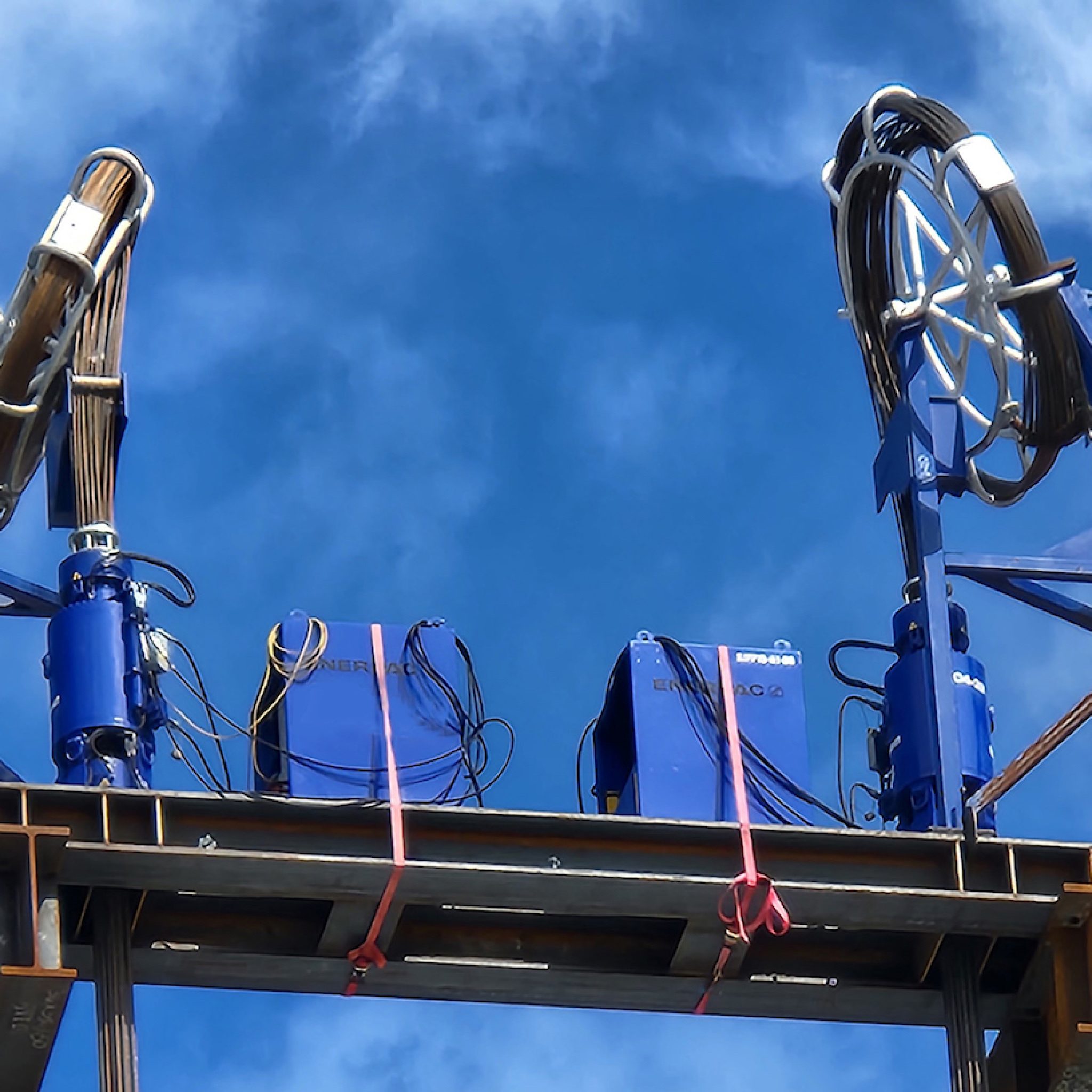 Engineered Rigging lifts massive truss for new UPS hangar - Move It ...