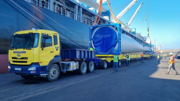 Vanguard Launches New Wind Blade Shunt Trailers - Move It Magazine