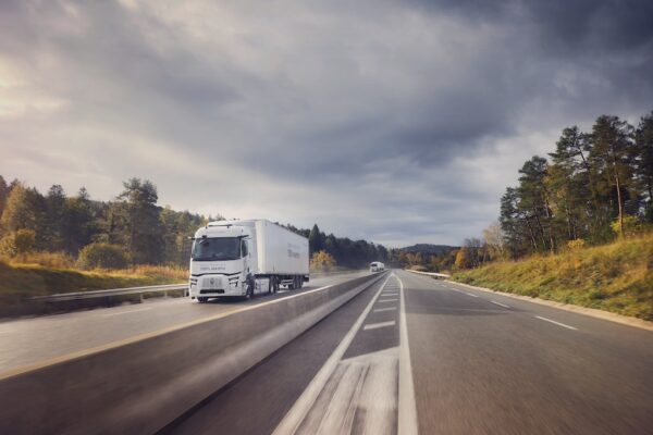 Renault Trucks Launches New Long-Range E-Tech T Models - Move It Magazine